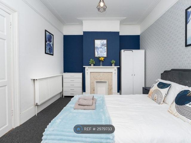Orchard Road, Southsea PO4, 4 bed semi detached house to rent, £1,600 pcm | PrimeLocation