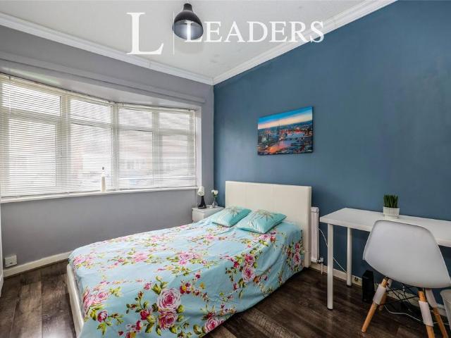 Orchard Road, PO4 5 bed terraced house to rent £2,915 pcm £673 pw