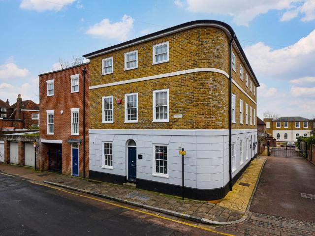 Orchard Street, Canterbury CT2, 1 bed flat to rent, £925 pcm | PrimeLocation