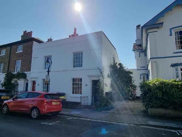 Orchard Street, Canterbury 2 bed semi detached house to rent £1,550 pcm £358 pw