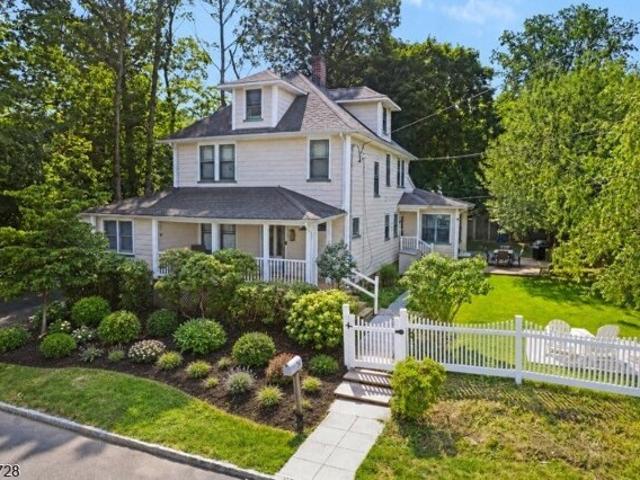 Orchard Sq, Caldwell Boro Township, Home For Sale