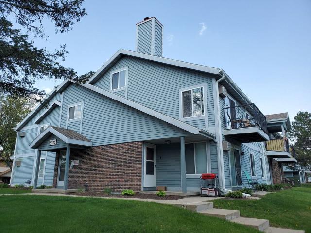 Orchard Village Apartments 2 Bedroom Apartment for Rent at 5806 Raymond Rd, Madison, WI 53711 Meadowood