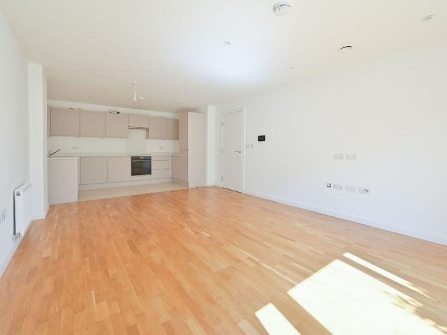 Orchid Court WD17, Watford, 3 bed flat to rent, £2,350 pcm | PrimeLocation