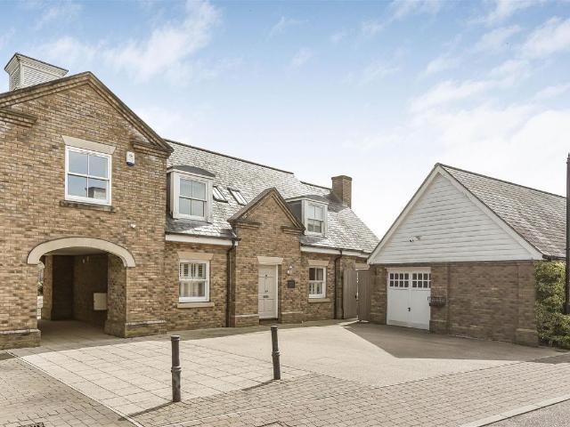 Orchid Close, Goffs Oak EN7, 4 bed detached house to rent, £4,400 pcm | PrimeLocation