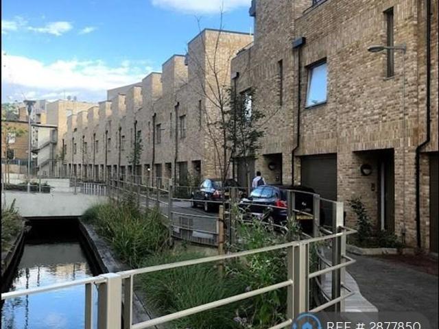 Orchid Mews, London, NW10 4 bed terraced house to rent £3,299 pcm £761 pw