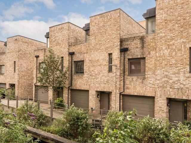 Orchid Mews, London NW10 3 bed house to rent £3,250 pcm £750 pw