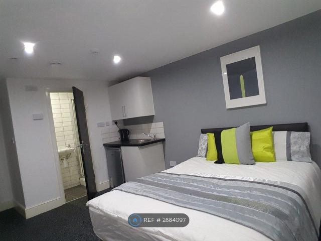 Ordnance Road, Coventry CV6, Studio to rent, £585 pcm | PrimeLocation