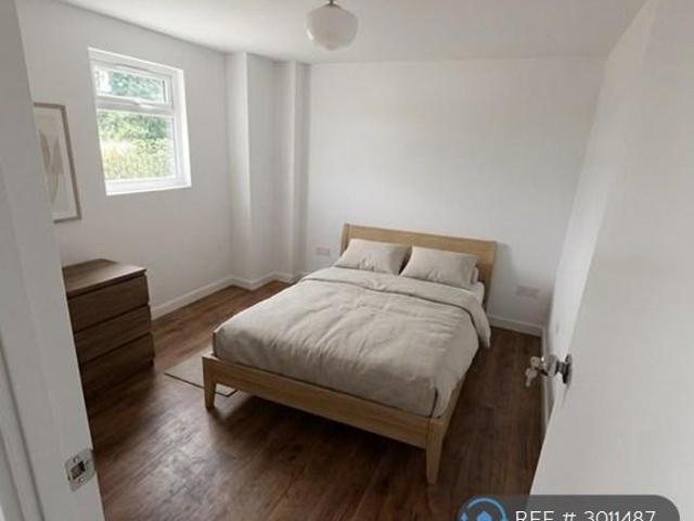 Ordnance Road, Enfield, EN3 2 bed flat to rent £1,600 pcm £369 pw