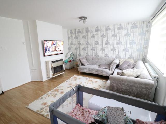 Ordnance Road, Enfield, EN3 2 bed terraced house to rent £1,850 pcm £427 pw