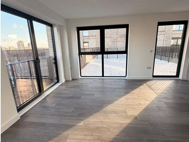 Ordsall Lane, Manchester M5, 1 bed flat to rent, £1,500 pcm | PrimeLocation