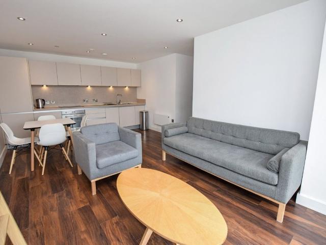 Ordsall Lane, Salford, Greater Manchester M5, 2 bed flat to rent, £1,300 pcm | PrimeLocation