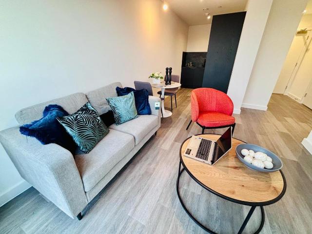 319 321 Ordsall Lane, Salford M5, 1 bed flat to rent, £1,045 pcm | PrimeLocation