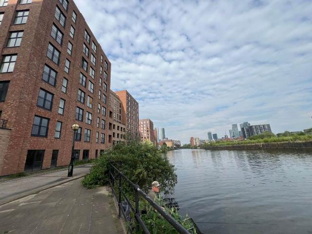 Ordsall Lane, Salford M5, 2 bed flat to rent, £1,275 pcm | PrimeLocation