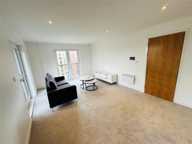 Ordsall Lane, Salford M5, 2 bed flat to rent, £1,250 pcm | PrimeLocation