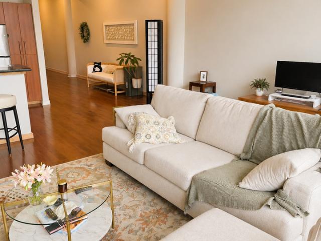 Oregon Apartments 1 Bedroom Apartment for Rent at 221 E Oregon St, Milwaukee, WI 53204 Harbor View