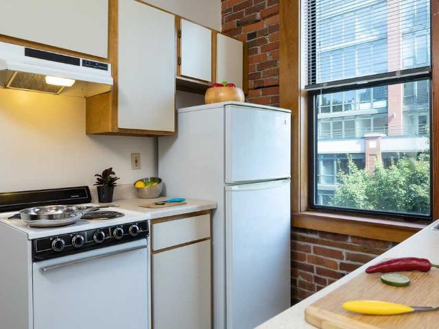 Oregon Apartments Studio Apartment for Rent at 2305 1st Ave, Seattle, WA 98121 Belltown
