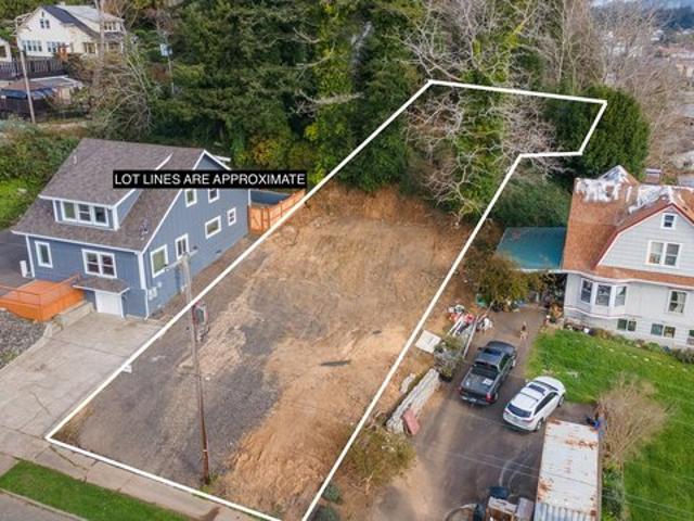 Oregon Ave, North Bend, OR 97459