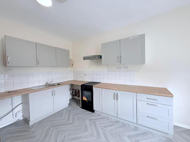 Orford Avenue, Nottingham, NG11 4 bed maisonette to rent £1,150 pcm £265 pw