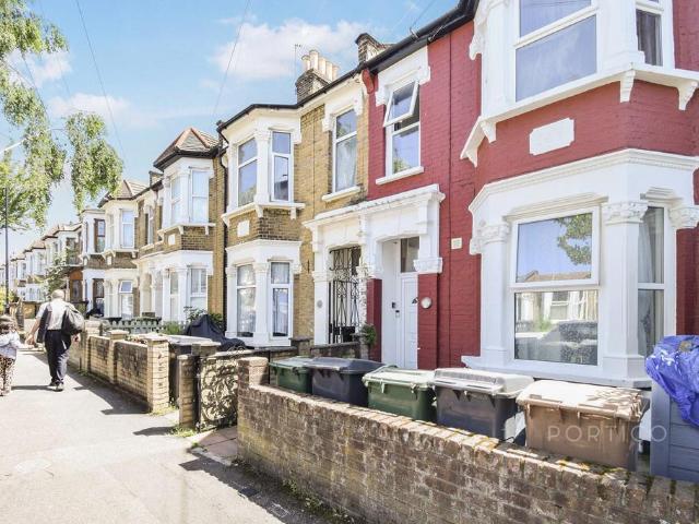 Orford Road, London, E17 3 bed house to rent £2,400 pcm £554 pw