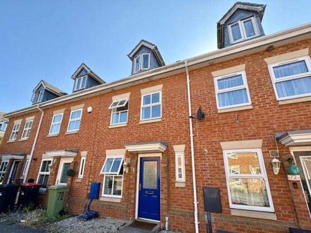Oriel Close, Wolverton, 3 Bedroom Town