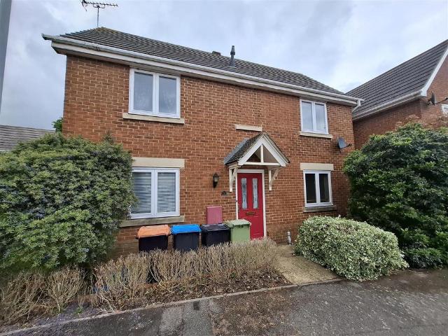Oriel Close, Wolverton, Milton. 3 bed detached house to rent £1,595 pcm £368 pw