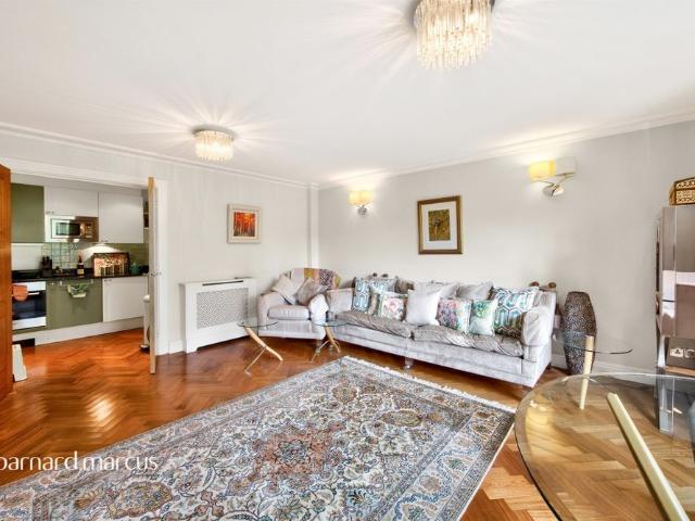 Oriel Drive, London