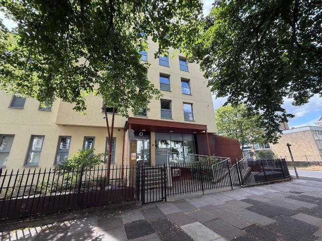 Oriel House, Cheltenham GL50, 2 bed flat to rent, £1,600 pcm | PrimeLocation