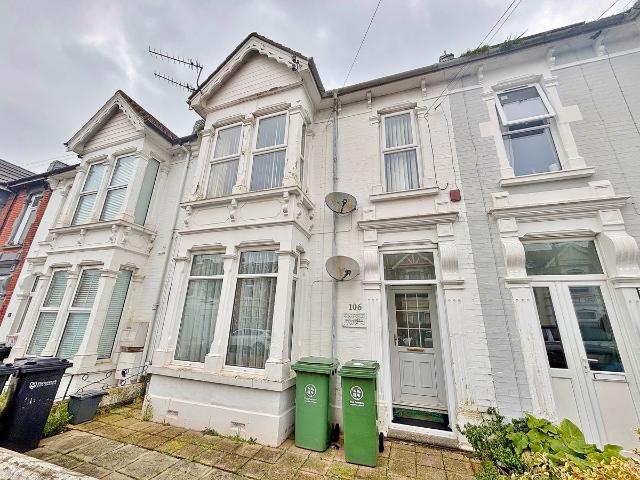 Oriel Road, North End PO2, 2 bed flat to rent, £1,100 pcm | PrimeLocation