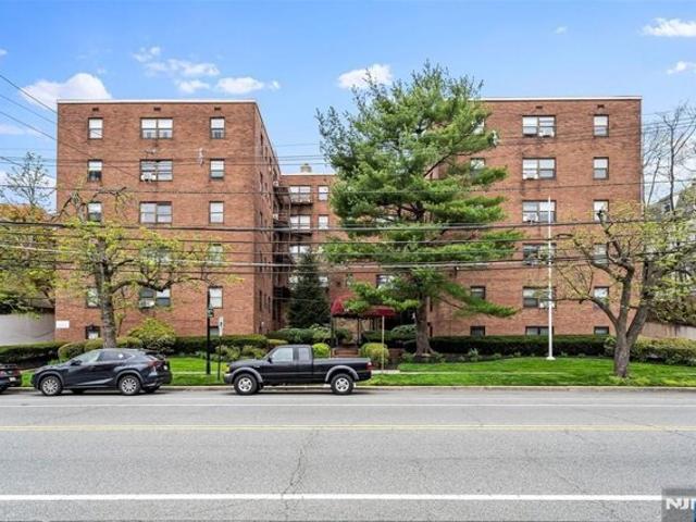 Orient Way Apt F, Rutherford, Condo For Sale