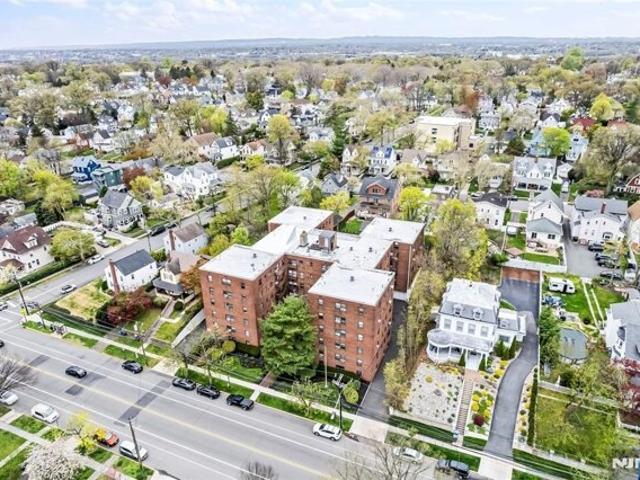Orient Way Apt F, Rutherford, Condo For Sale