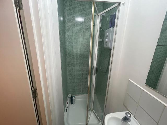 Oriental Place, Brighton BN1, Studio to rent, £1,100 pcm | PrimeLocation