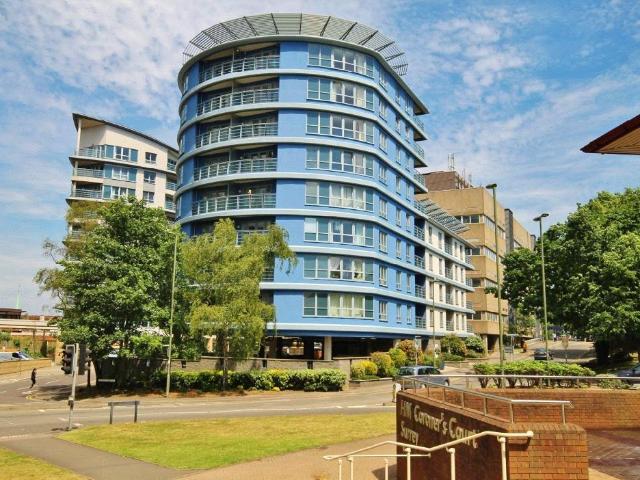 Oriental Road, Surrey GU22 2 bed apartment to rent £1,600 pcm £369 pw