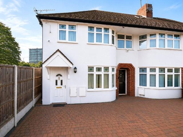 Oriental Road, Woking, Surrey GU22, Property to rent, £865 pcm | PrimeLocation