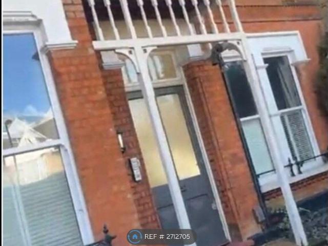 Origo Court, London SE25, 2 bed flat to rent, £1,900 pcm | PrimeLocation