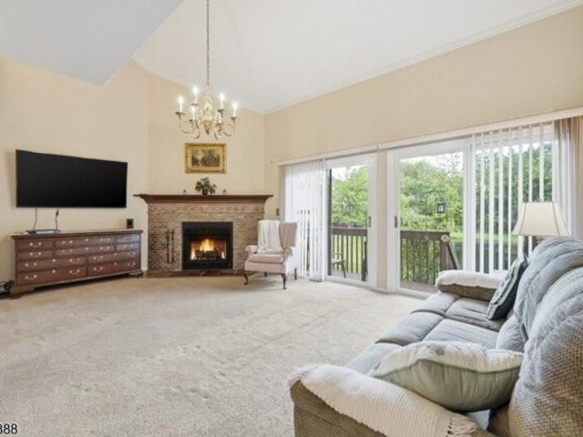 Oriole Ter, Hampton, Condo For Sale