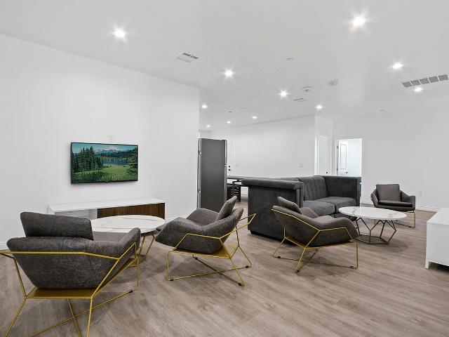 Orion 668 28th 7 Bedroom Apartment for Rent at 668 W 28th St, Los Angeles, CA 90007 Congress North