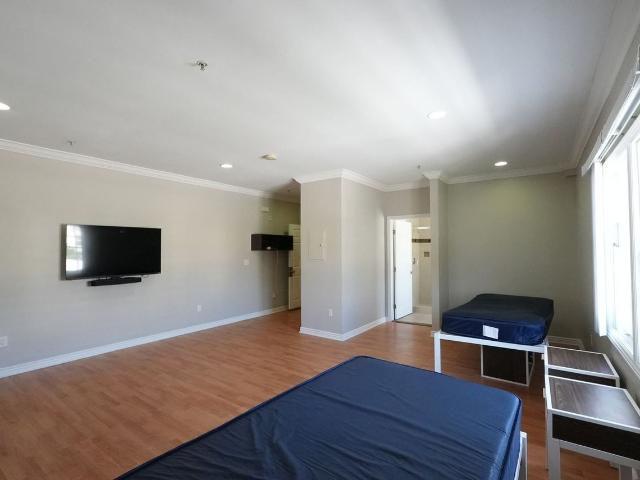 Orion 668 28th 2 Bedroom Apartment for Rent at 668 W 28th St, Los Angeles, CA 90007 Congress North