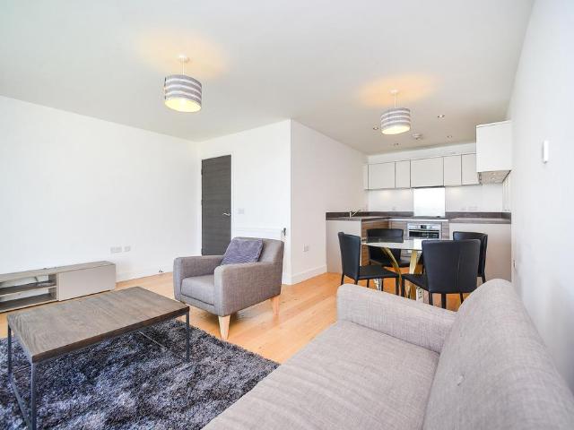 Orion, 9 The Boardwalk, Brighton, BN2 2 bed flat to rent £1,850 pcm £427 pw