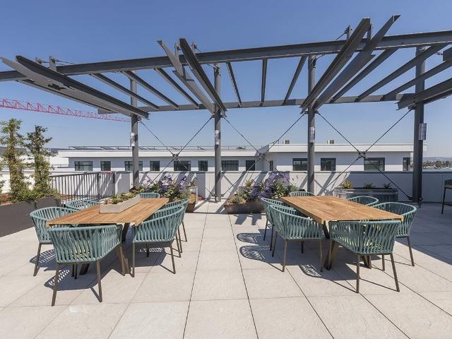 Orion Apartments Studio Apartment for Rent at 255 9th Ave, Oakland, CA 94606 Produce and Waterfront