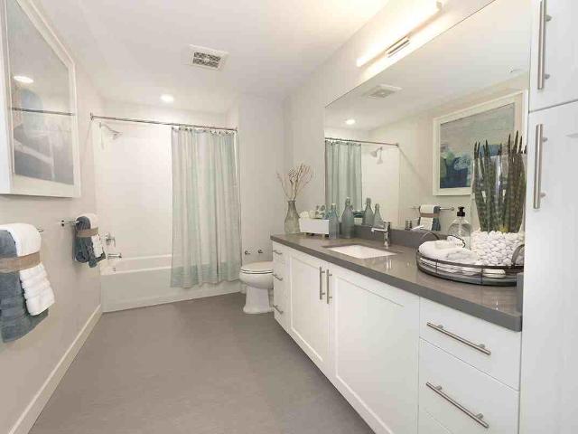 Orion Apartments Studio Apartment for Rent at 255 9th Ave, Oakland, CA 94606 Produce and Waterfront