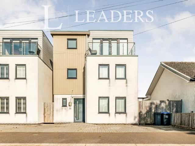 Orion Houses, Bruce Avenue, BN11 3 bed terraced house to rent £1,875 pcm £433 pw