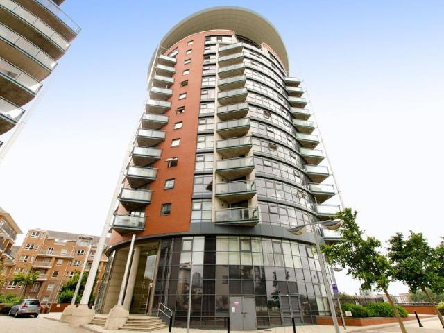 Orion Point, Canary Wharf, London, E14 1 bed flat to rent £1,864 pcm £430 pw