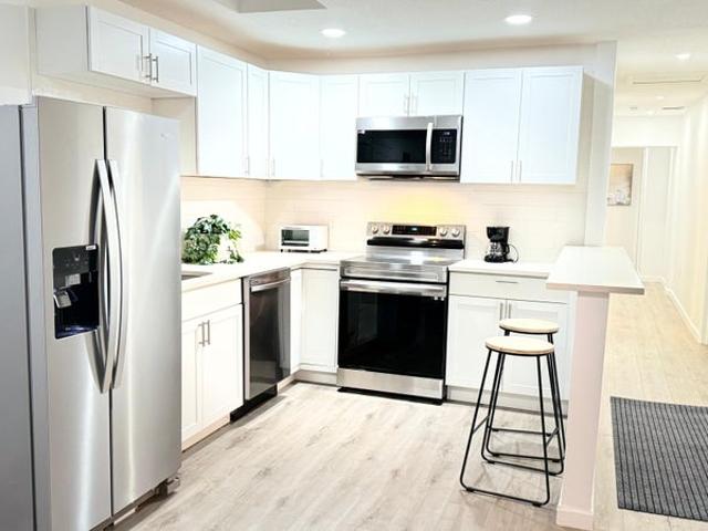 Orlando Cozy House, located near the airport and d