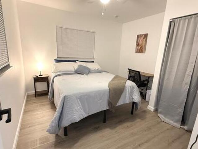 Orlando Cozy House, located near the airport and downtown, offers the ideal combination of comfort, convenience, and accessibility