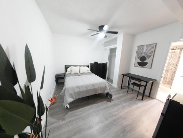 Orlando Home | Prime Location + Transit N Semor