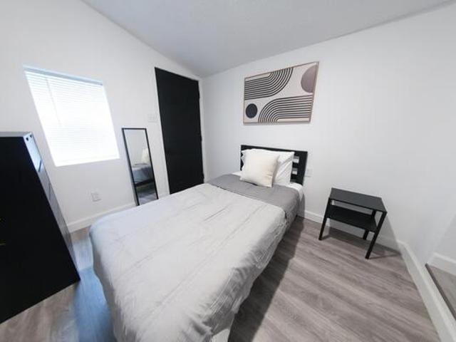 Orlando Home | Prime Location + Transit N Semoran Blvd and Old Cheney Hwy