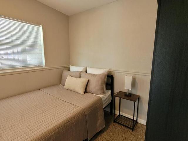 Orlando House close to the Highway & Public Transportation