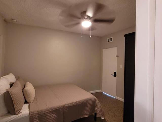 Orlando House close to the Highway & Public Transportation