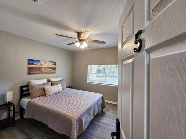 Orlando House with Dining area. Newly renovated & comfortable. Close to public transportation