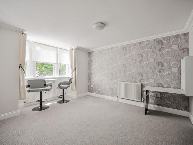 Orwell House, Beresford Road, E17. 1 bed flat to rent £1,950 pcm £450 pw